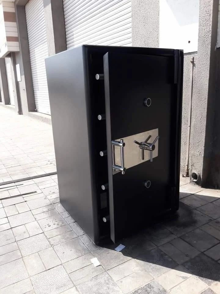 2 Key Locks Iron 4 Feet Security Lockers For Bank Price in Sikar ...