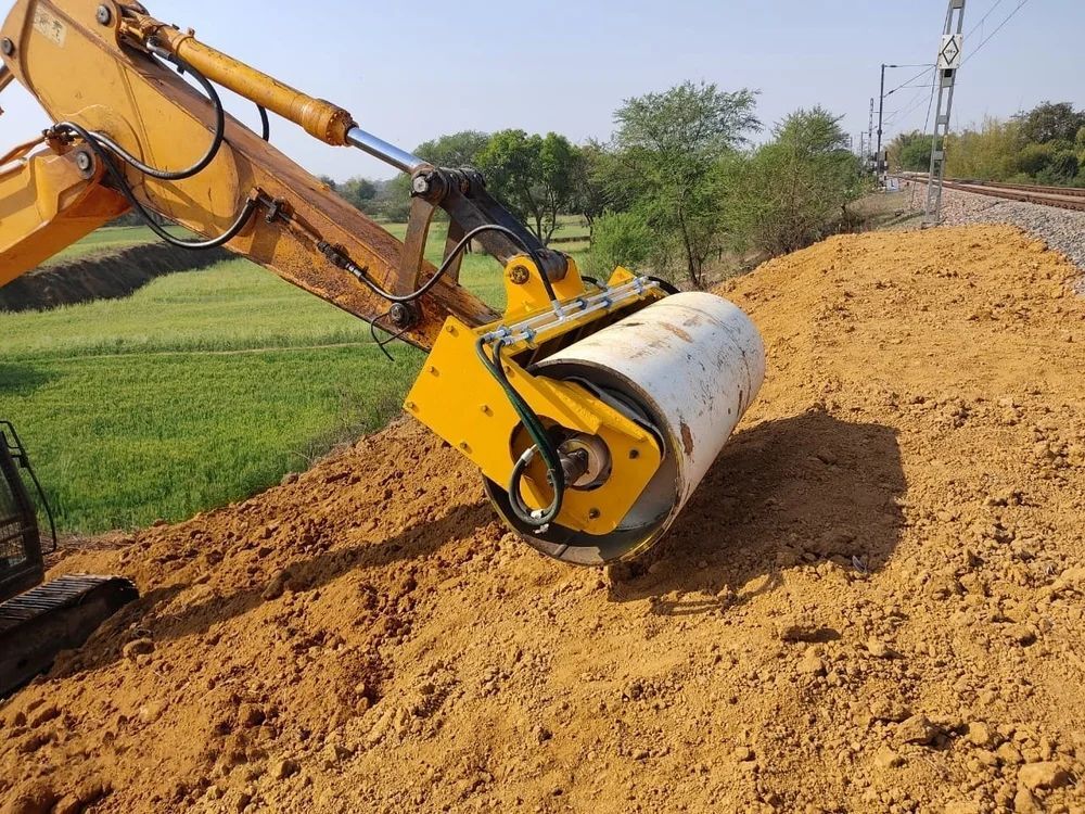 20 Ton Mild Steel Slope Vibratory Compactor Attachment, 1200mm ...