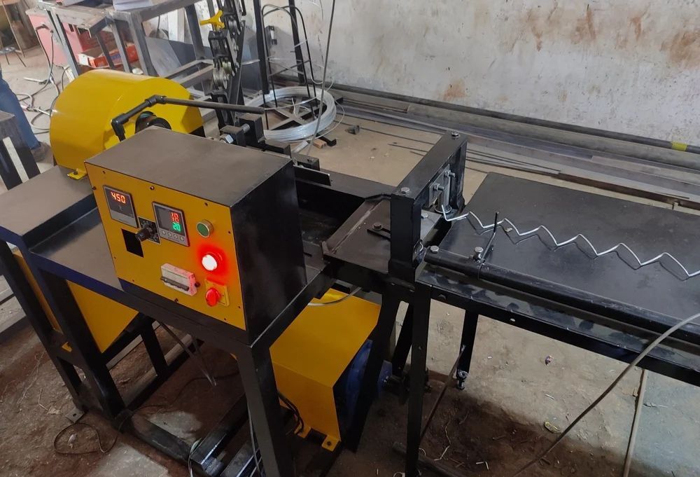Auto Cut Chain Link Fencing Machine, Capacity: 50 kg/hr Price in Rajkot ...