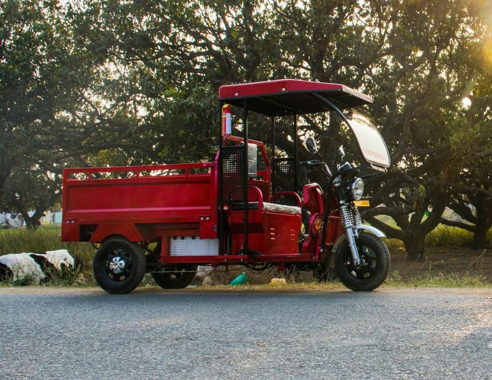 Indoor Axe E-Rickshaw Loader, Loading Capacity: Upto 500 kg Price in ...