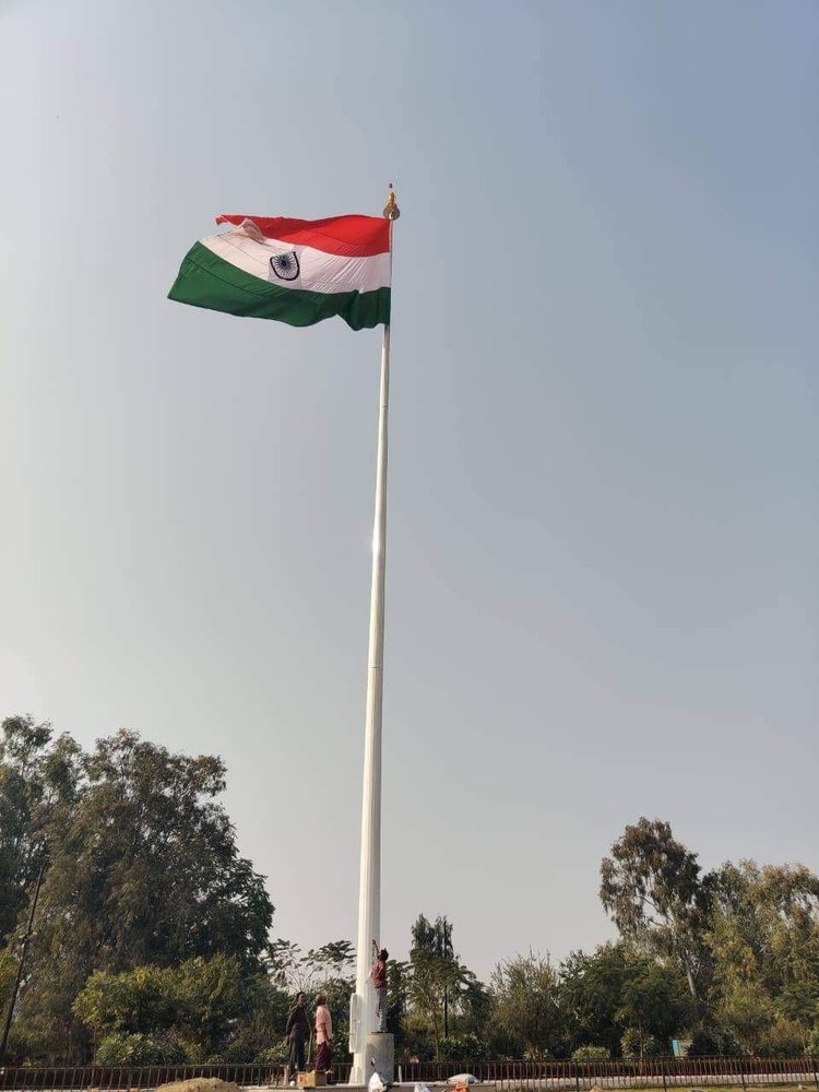 Mild Steel Round High Mast Pole Flag Hosting, For Outdoor, 20 M Price ...