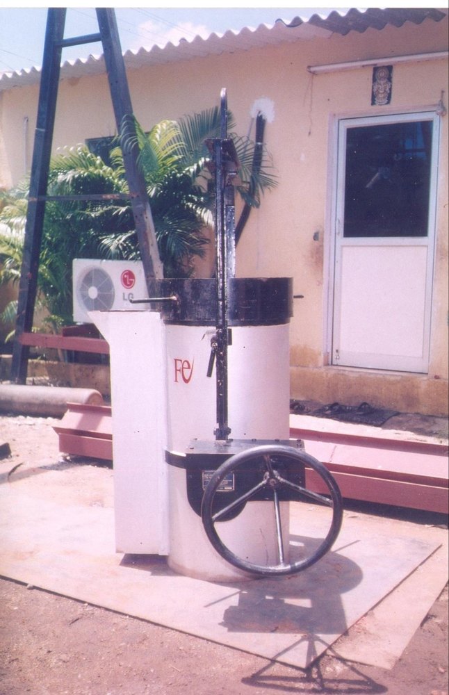 Movable Sg Treatment Ladles, For Metal Pouring, Ladle Capacity: 0-2 ...