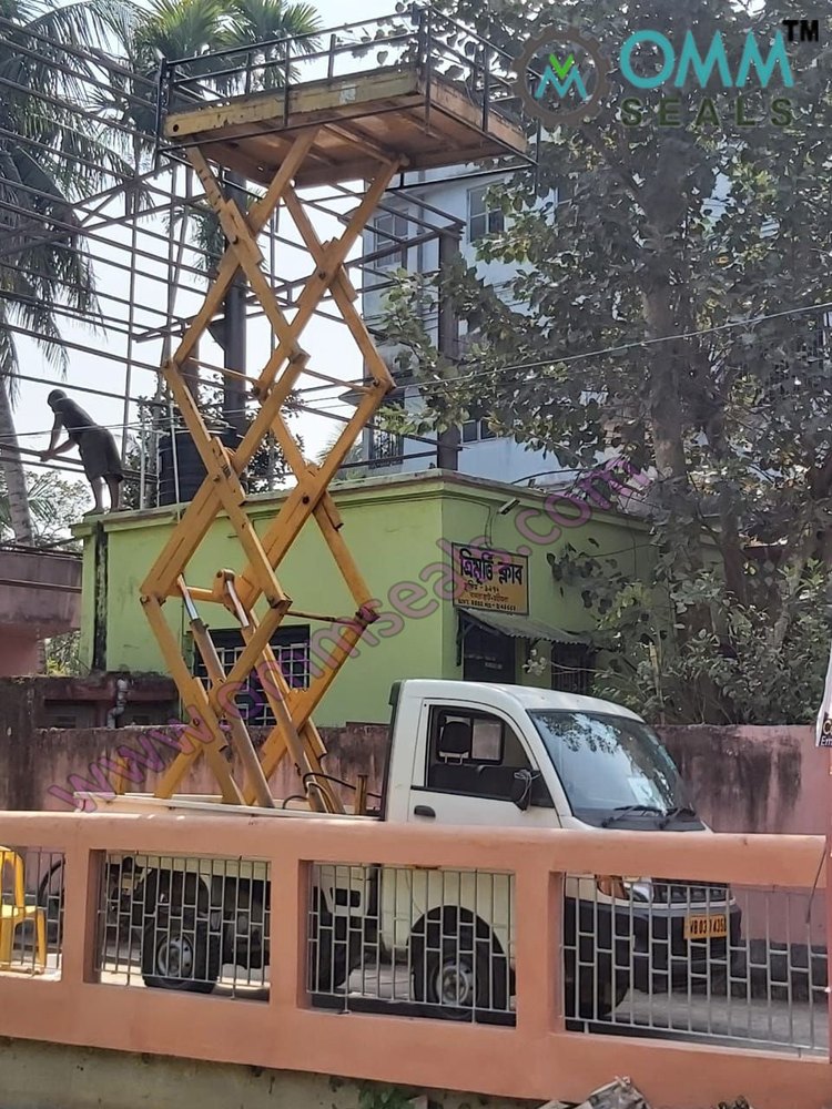 OMM Truck / Car Mounted Scissor Lift, Capacity: 1-2 ton Price in ...