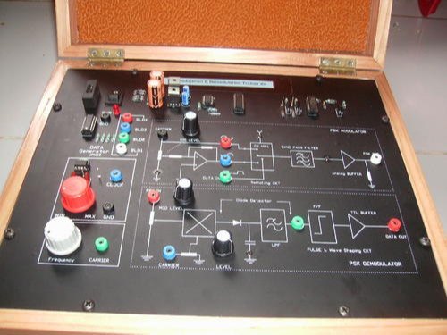 Phase Shift Keying Modulation And Demodulation Trainer for Laboratory ...