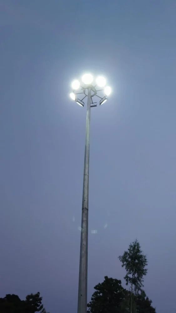 Pure White High Mast, For Highways, 20 meters Price in Noida, Uttar ...