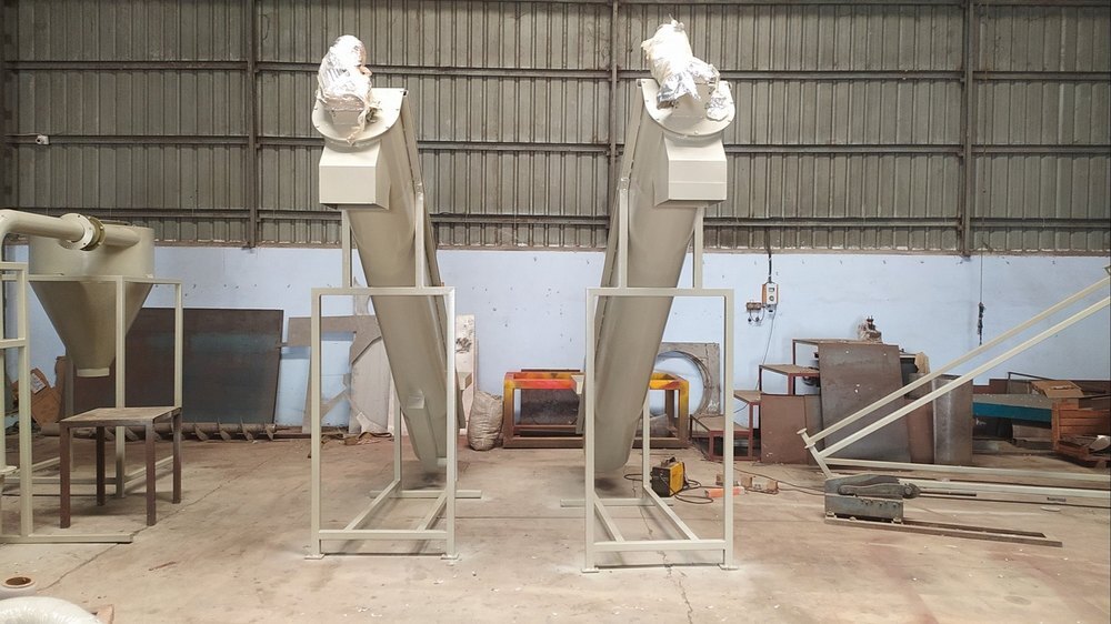 R Mech Stainless Steel Inclined Screw Conveyors, Capacity: 150 kg, 220 ...