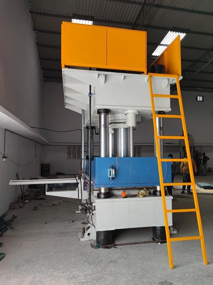 Rubber Compression Moulding Machine, Capacity: 400 tons Price in Rajkot ...