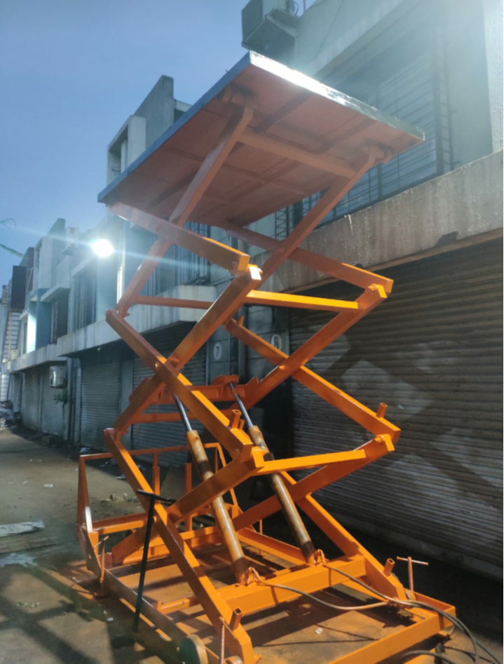 Scissor Type Mild Steel Manual Hydraulic Scissors Lift Tables, For ...