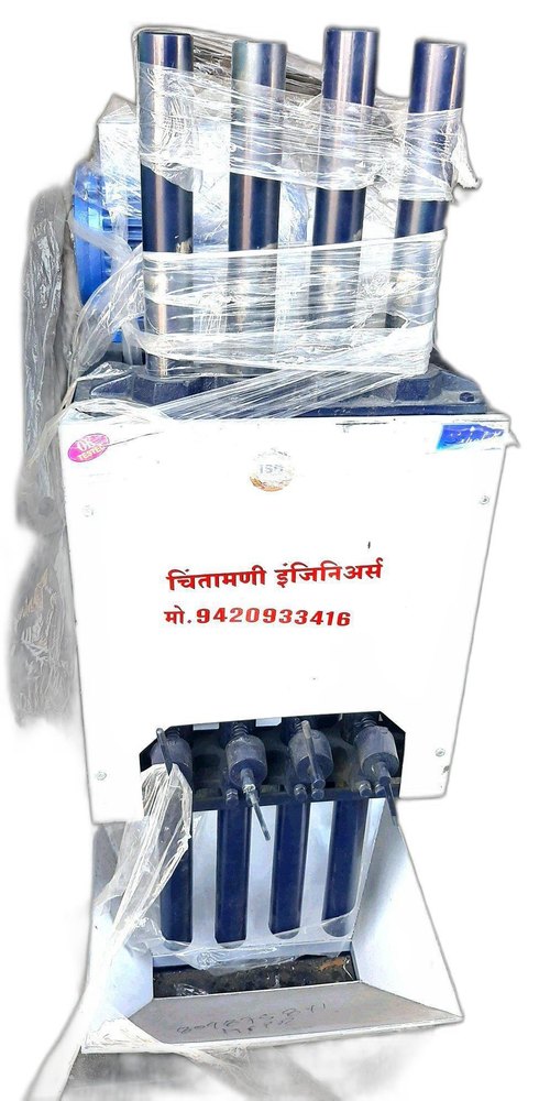 Semi-Automatic Mirchi Kandap Machine 4 bar, Single Phase, Hammer Mill ...