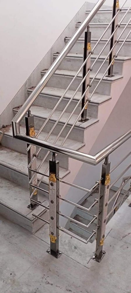 Silver Bar Stainless Steel Wooden Railing, Mounting Type: Floor Price ...