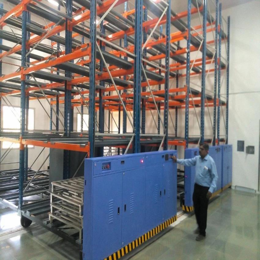 Mild Steel Mobile Pallet Racking System, For Industrial Manufacturer ...
